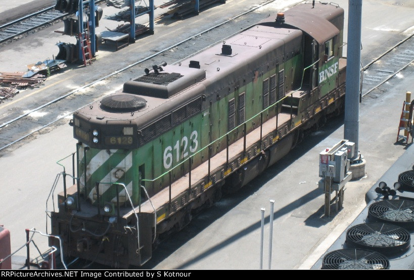 Working SD9 at Northtown in 2007.